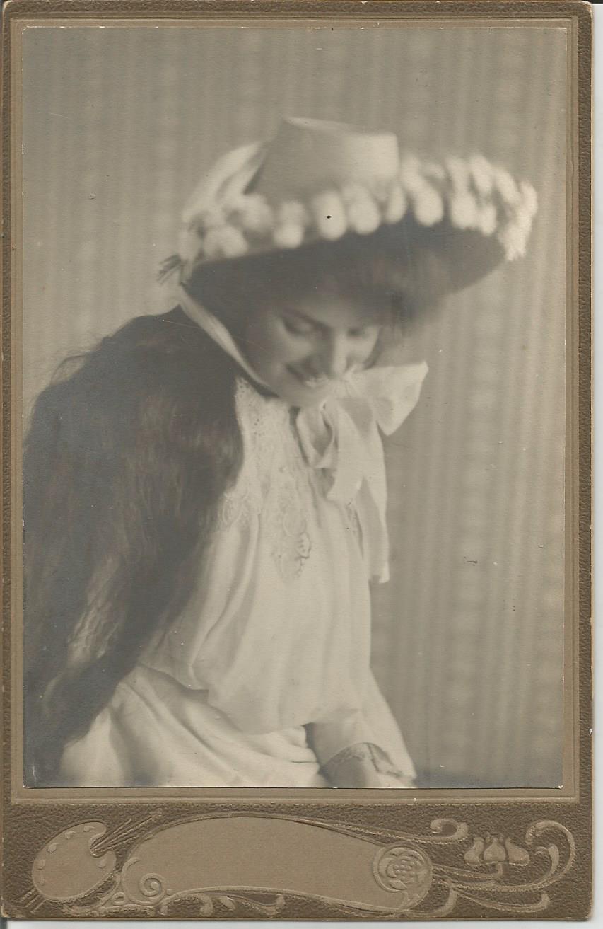 The Wallace Family Old Photos