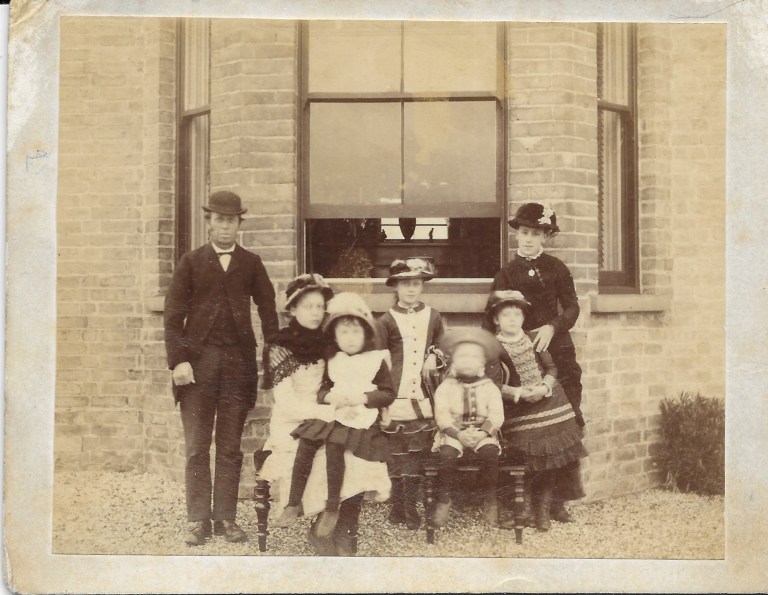 The Botterill Family🚜 & their Governesses🏫
